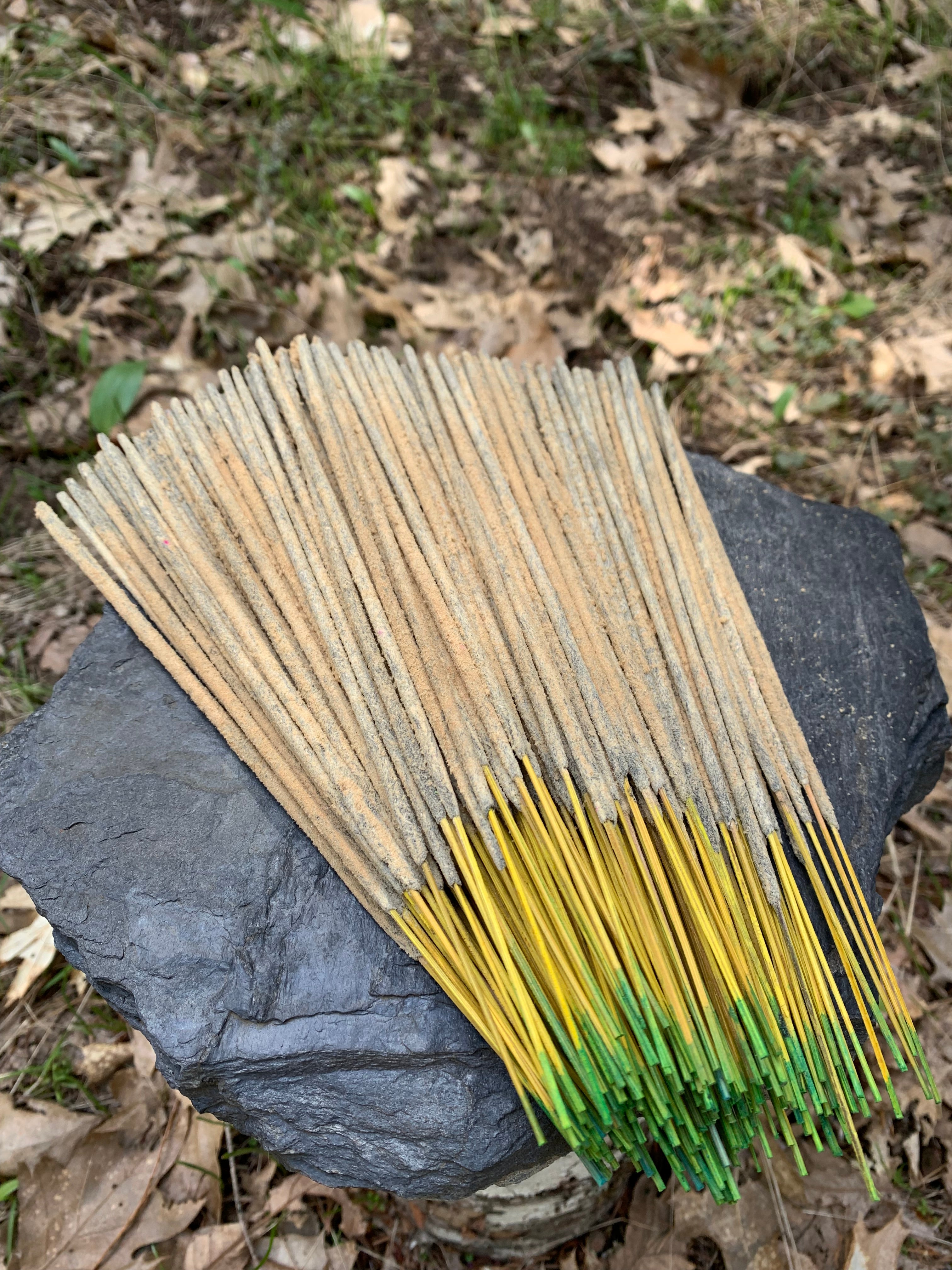 Meena Supreme Thin Incense Sticks – The Everest Trader